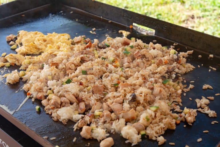 How to make chicken fried rice on Blackstone griddle 🥡 - James Strange
